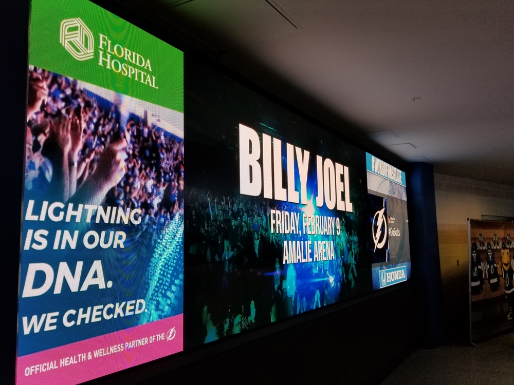Digital Versus Static Signage at Event Venues