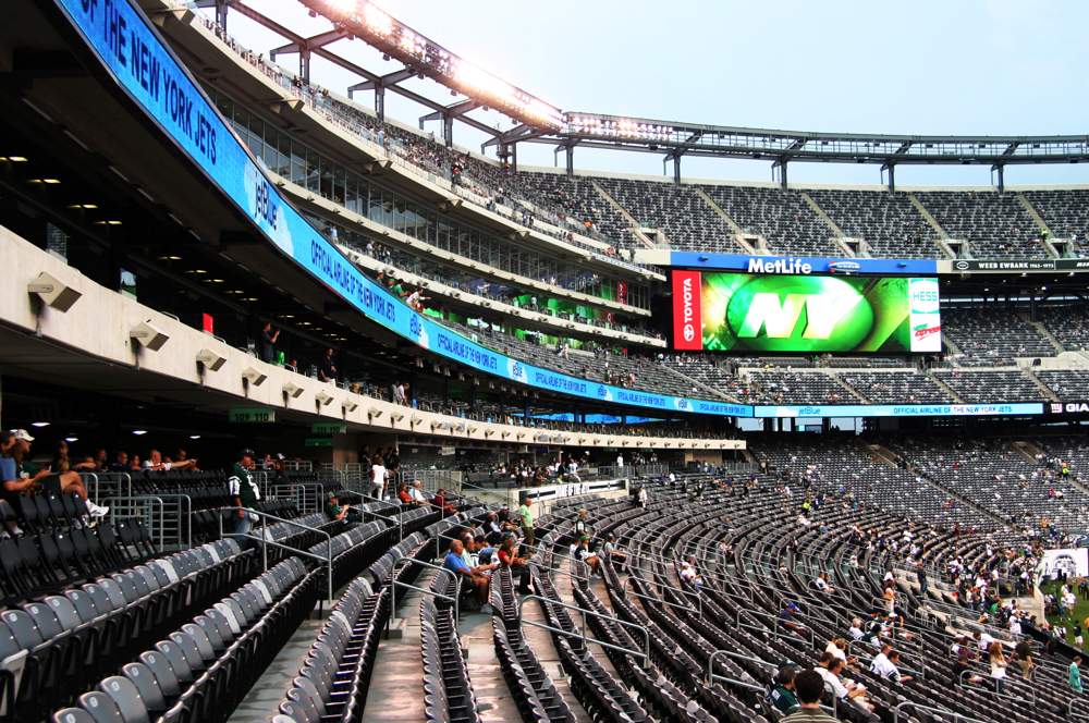 Digital Versus Static Signage at Event Venues