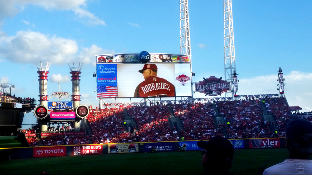 Cincinnati Reds first to install all HDR system