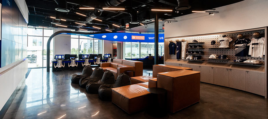 Daktronics and DCL Deliver Curved LED Feature Display for Complexity Gaming